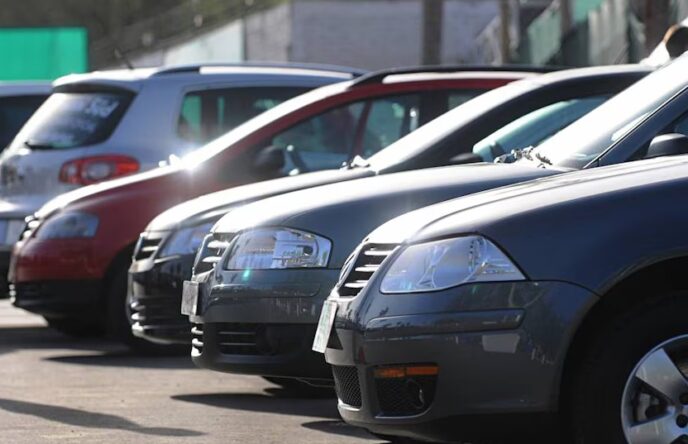 La venta de autos usados cayó 2,6% en abril - VALOR LOCAL